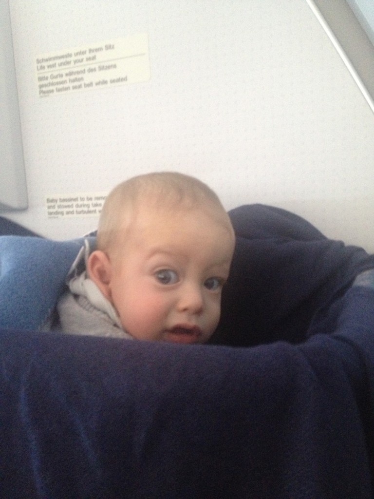 Babys erster Flug: Tipps zum entspannten Fliegen mit Säuglingen